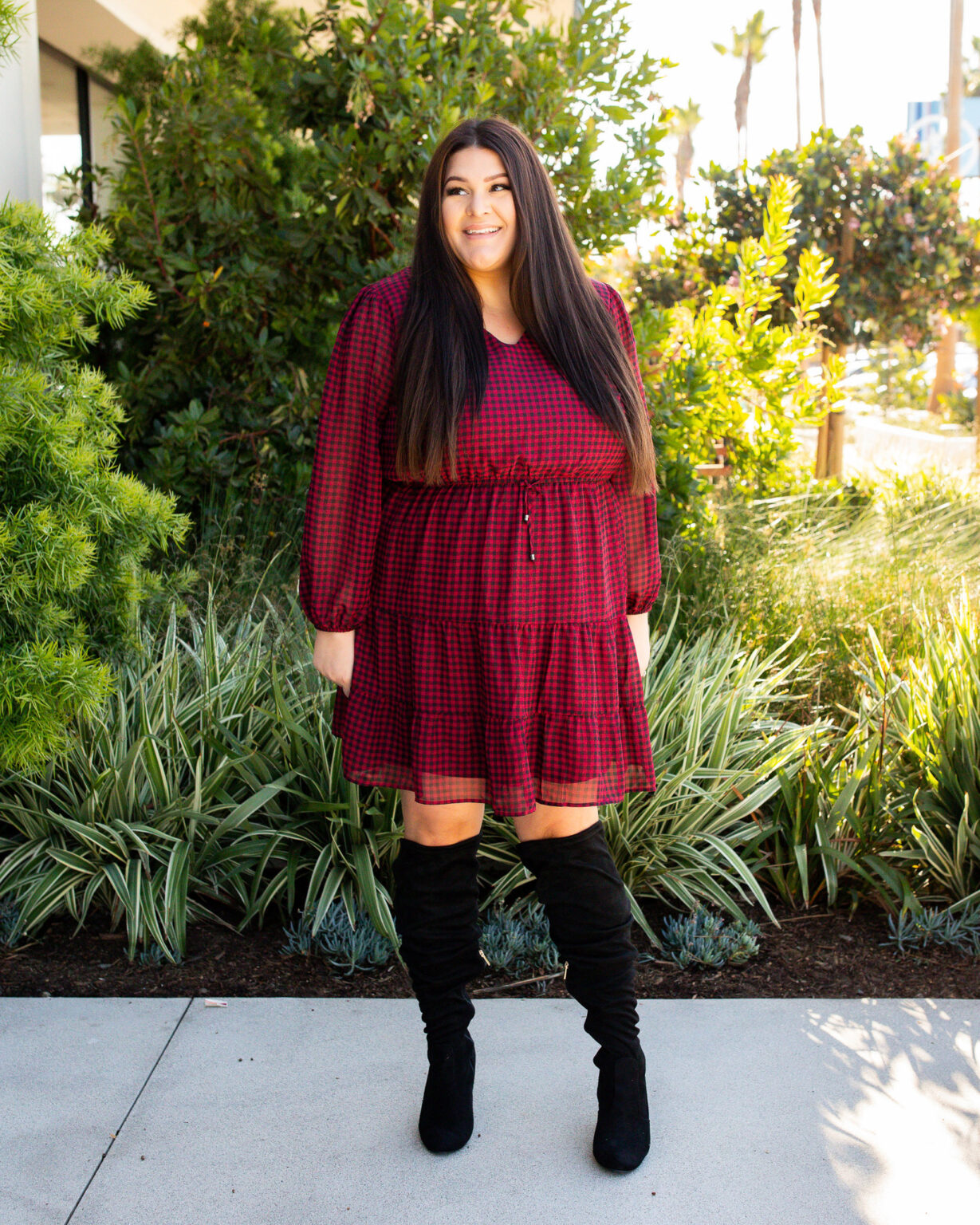 Plus Size Holiday Looks - Curves To Contour