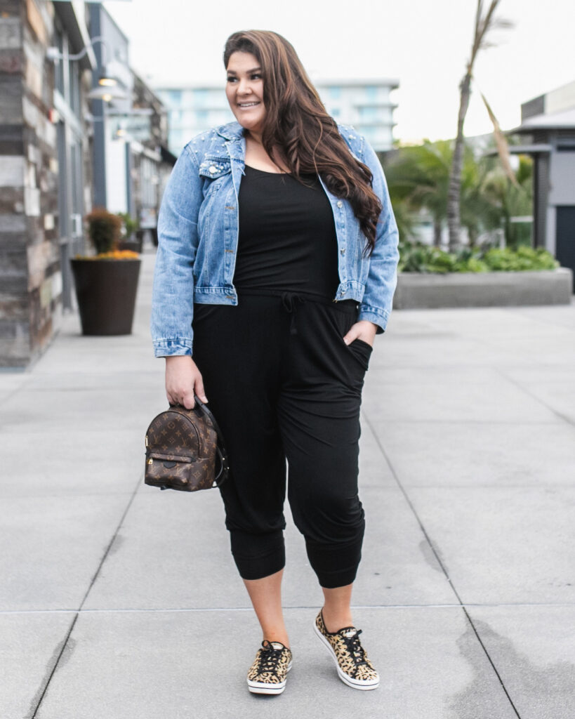 How to Style a Denim Jacket - Curves To Contour